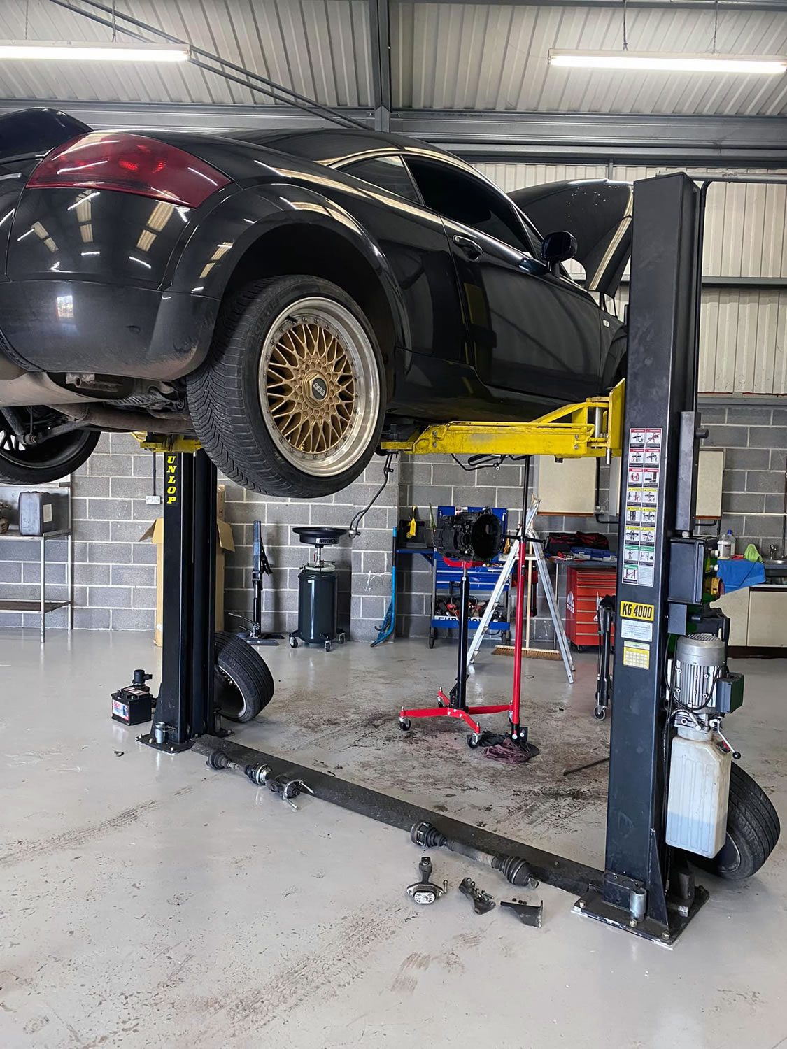 About Tech24 Auto Services, Bridgwater (tel: 01278 256300)